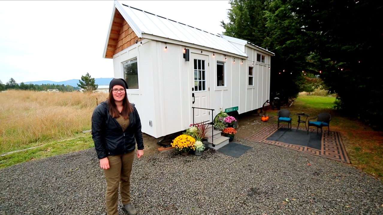 Tiny House Expedition - Empowering DIY Build: Woman's Modern Farmhouse ...
