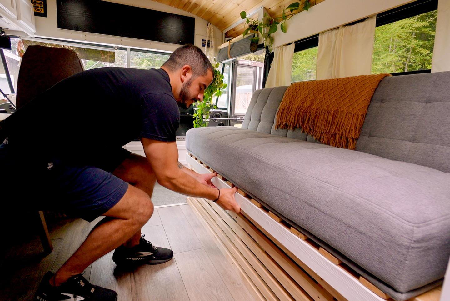 Tiny House Expedition - Digital Nomad's Off Grid Bus Conversion Tiny Home