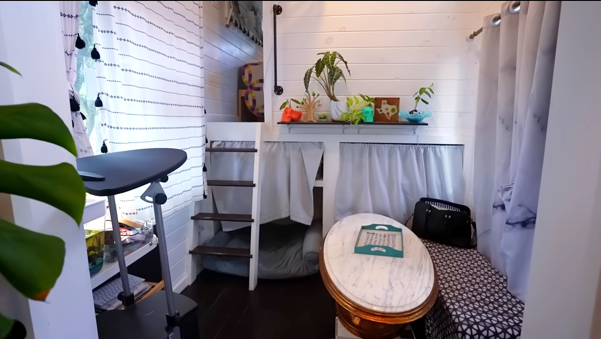 Tiny House Expedition - Special Educator's 3-Bedroom Tiny House