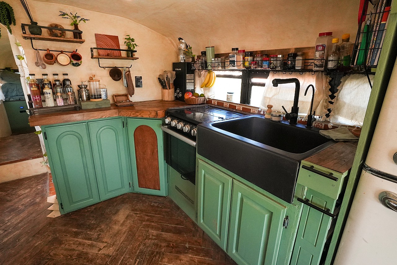 Tiny House Expedition - Couple builds Adobe-style Tiny Home Skoolie
