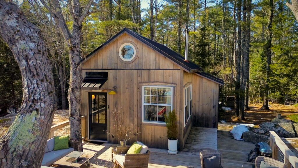 Tiny House Expedition - Treehouse Vibes! Her Tiny House in the Trees