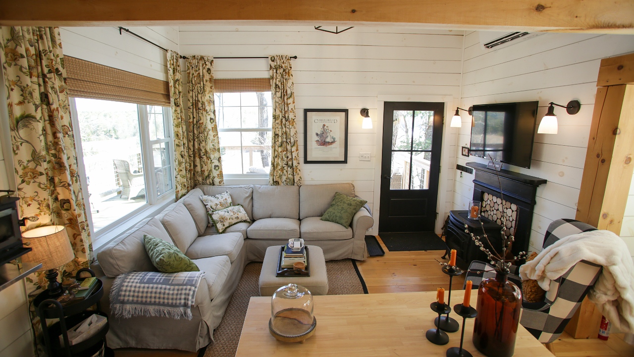 Tiny House Expedition - Treehouse Vibes! Her Tiny House in the Trees