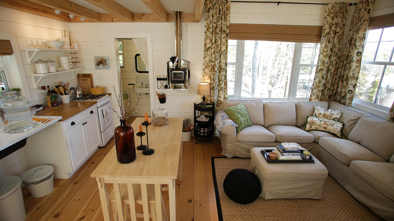 Tiny House Expedition - Treehouse Vibes! Her Tiny House in the Trees