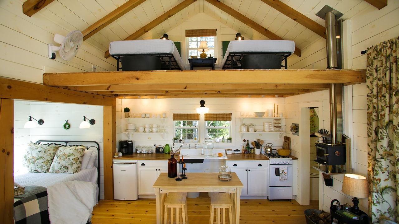 Tiny House Expedition - Treehouse Vibes! Her Tiny House in the Trees